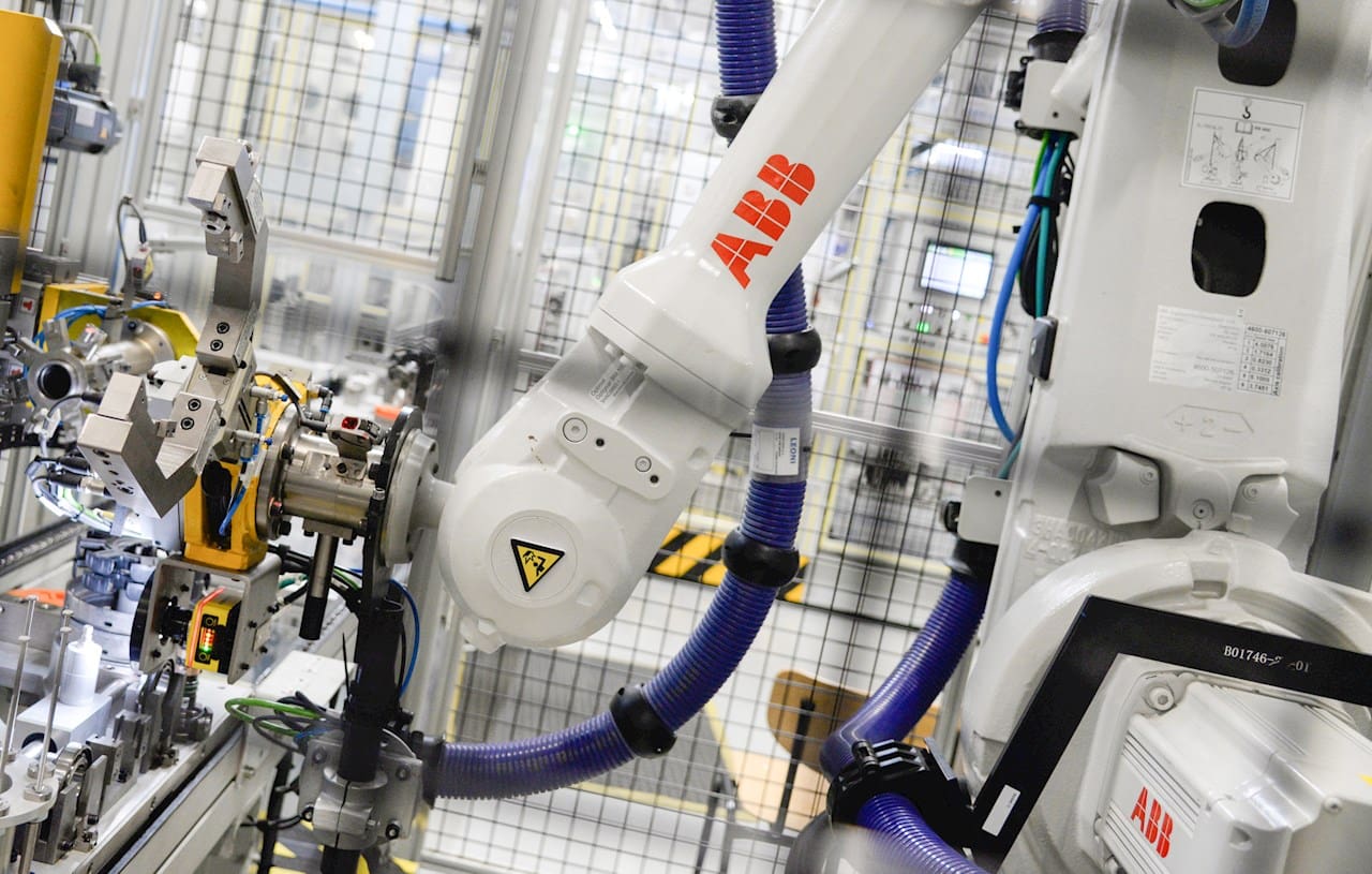 ABB robotics supporting Renault Group EV plant network – Itfoodonline Blog