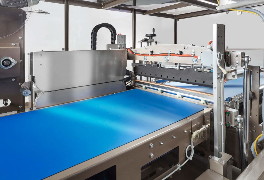 IFP PACKAGING. A New machine series suitable for heat-shrink film: SSIT ...